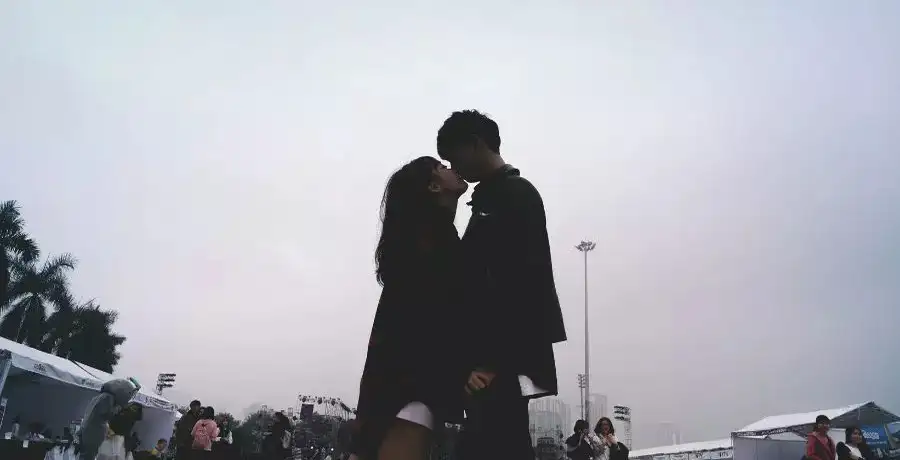 Happy Kiss Day 2024 8 Surprising Health Benefits Of Kisses Economictimes