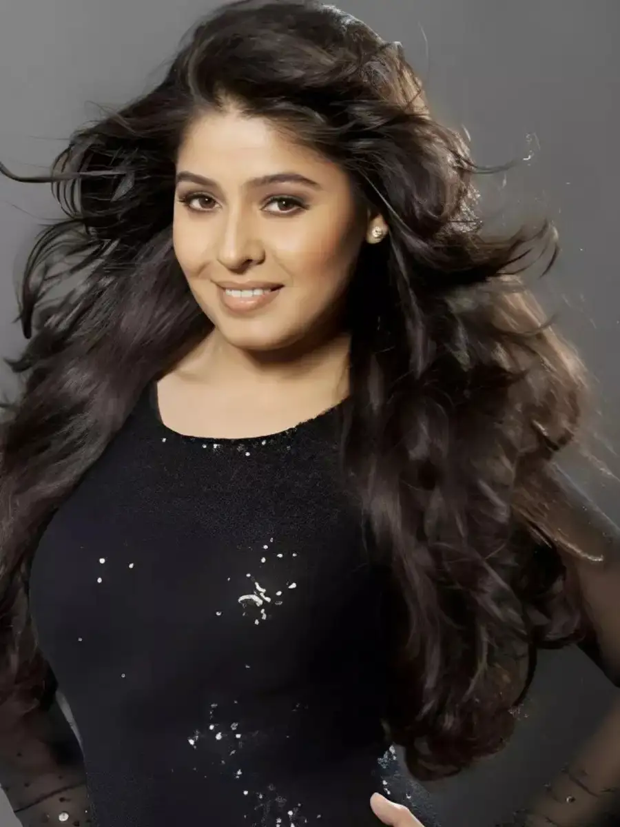 Indian singers and their Instagram followers! | mirchiplus