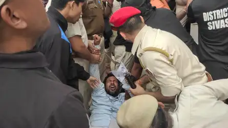 CAA Protest Live: CAA News Live Updates: 55 students detained at Delhi ...