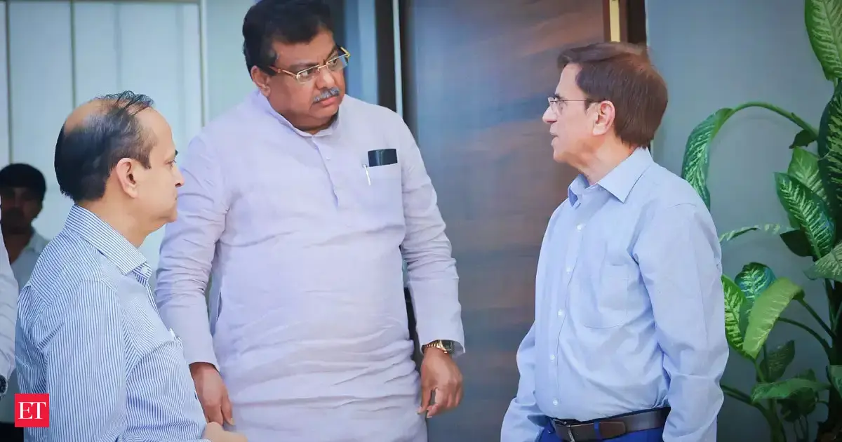Karnataka: Industries Minister MB Patil signs up with Suzlon ...