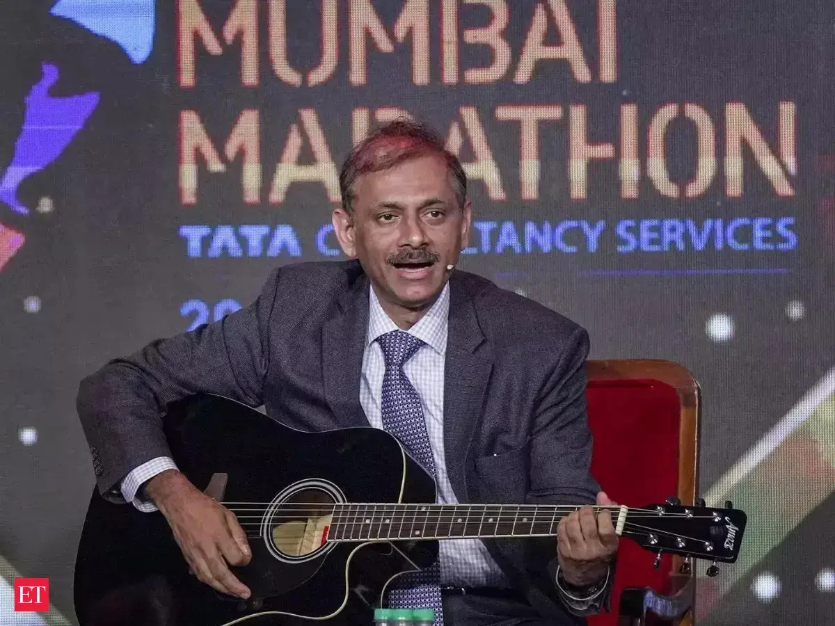 Who is IDFC First Bank CEO V Vaidyanathan, known for gifting IDFC ...