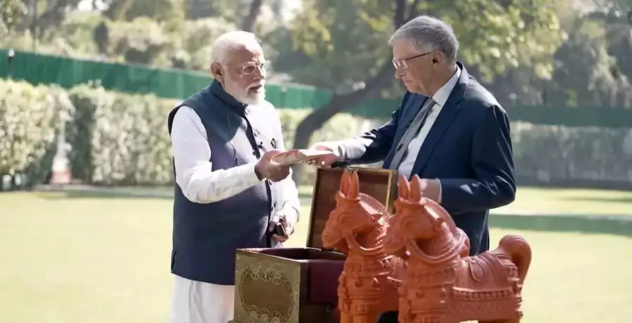Inside PM Modi's gift box to Bill Gates: Pashmina, pearl, saffron and ...