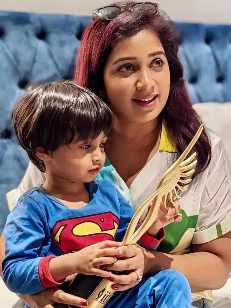 8 Indian singers who are parents | mirchiplus