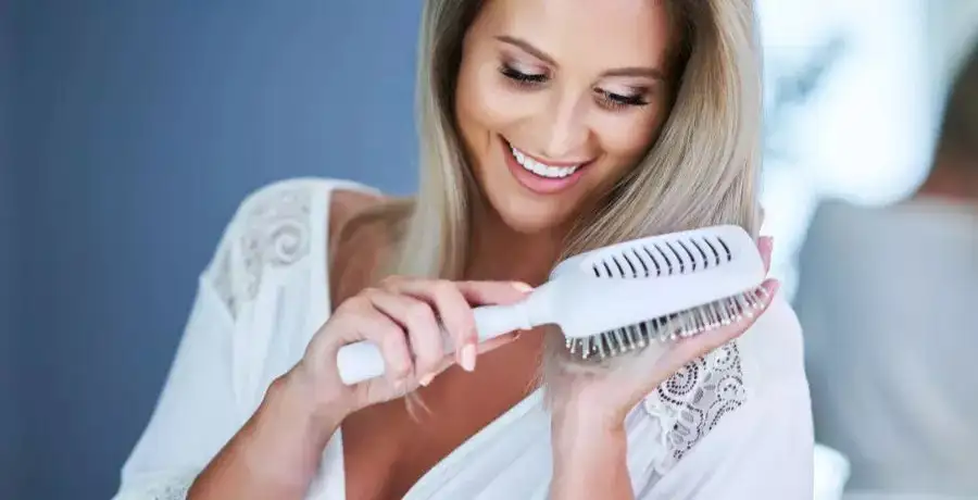 8 tips to comb your hair for maximum hair growth | EconomicTimes