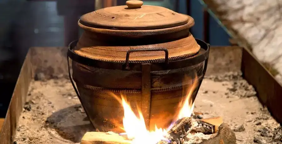 Clay pot cooking: Is it safe? ICMR answers; Benefits of cooking in clay ...