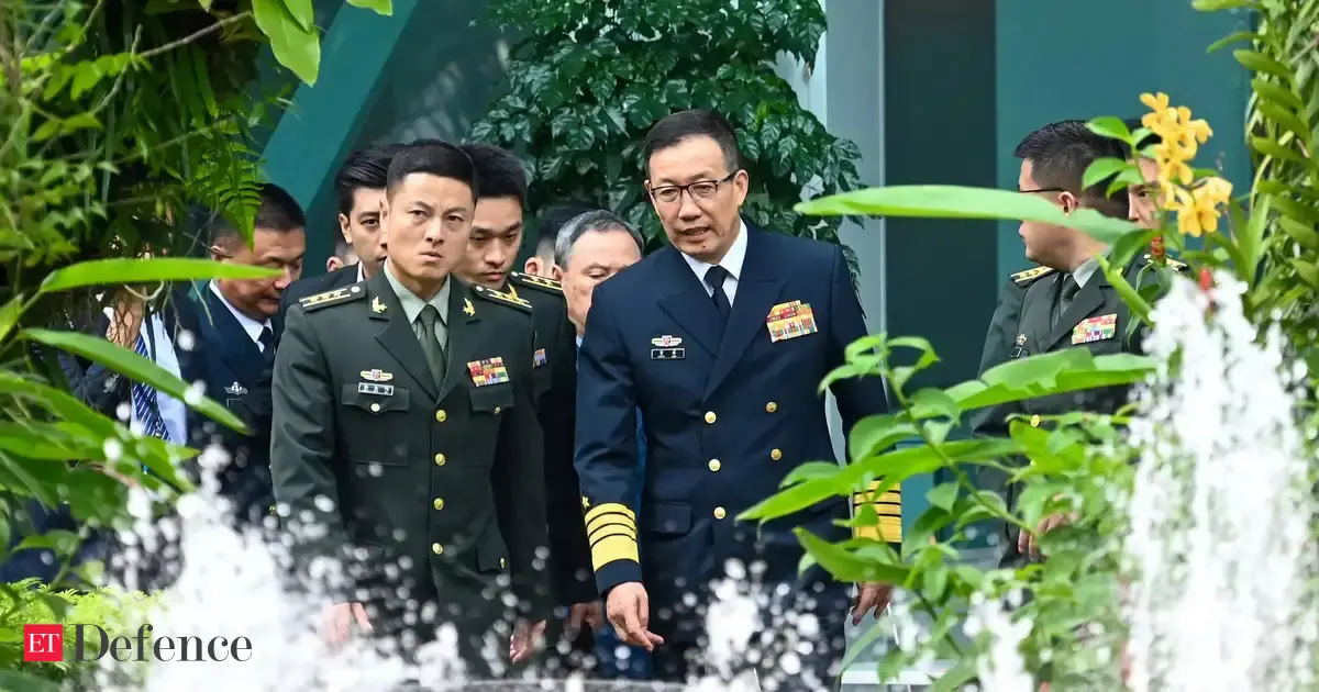 US, Chinese defence chiefs meet in Singapore - The Economic Times