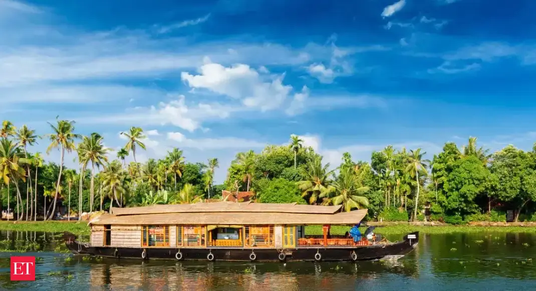 Unique houseboat experiences in India: From Kashmir to Kerala - Kerala ...
