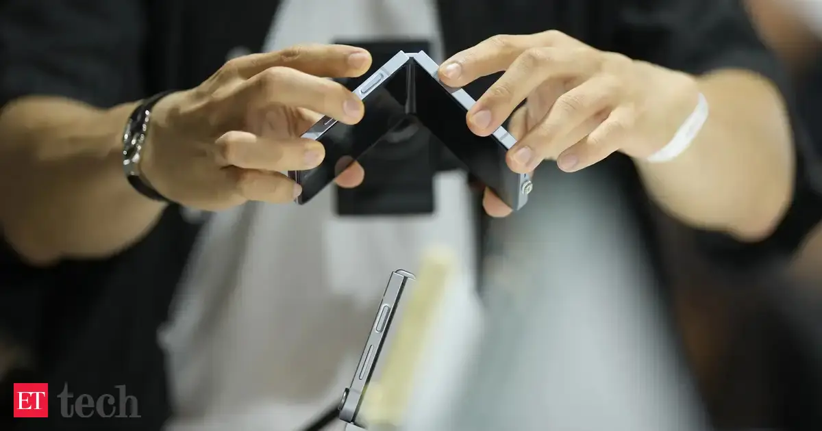 Samsung: Samsung brings tech's latest fashion to wearable technology ...