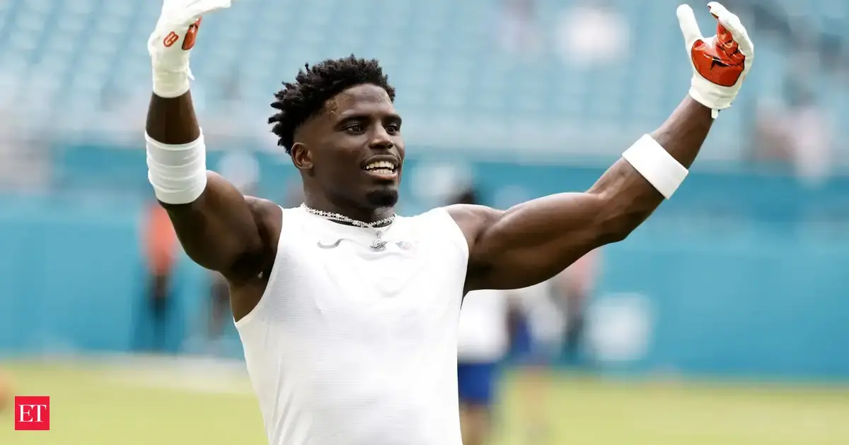Who is Tyreek Hill, and why was the Miami Dolphins WR seen in handcuffs ...