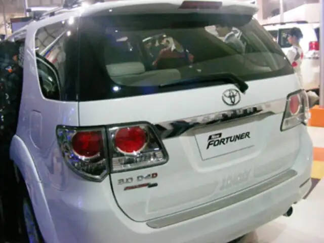 First major facelift - Toyota Fortuner facelift unveiled! | The ...