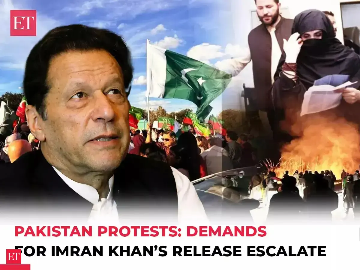 Pakistan protest: Protests in Pakistan turn violent with stone pelting ...