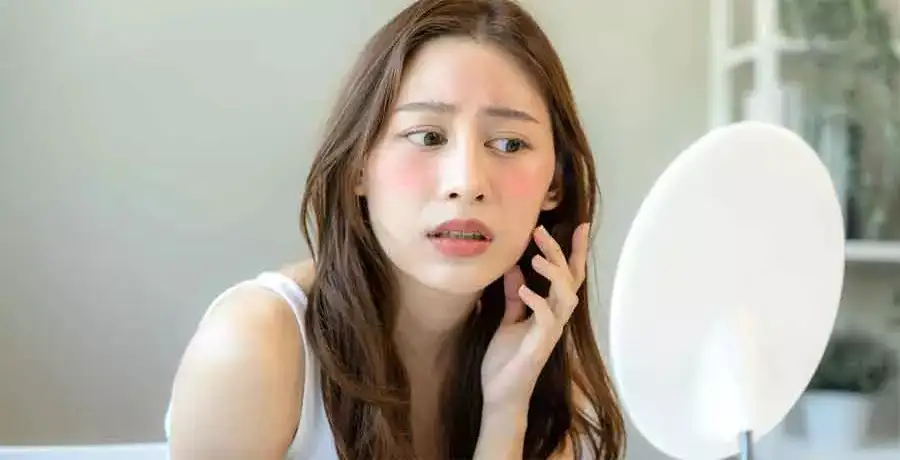 7 common skin-damaging habits you should stop now | EconomicTimes