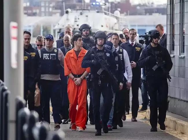 Luigi Mangione perp walk: UnitedHealthcare CEO murder suspect Luigi ...