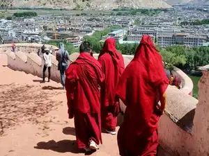 China deploys hundreds of troops to Larung Gar, intensifies religious ...