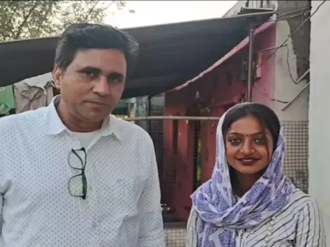 Maha Kumbh's viral girl Monalisa is now making her Bollywood debut ...