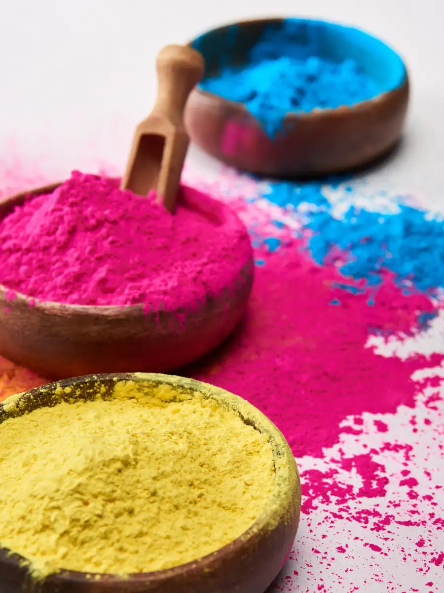 how to make natural Holi colours at home – easy & safe! | EconomicTimes