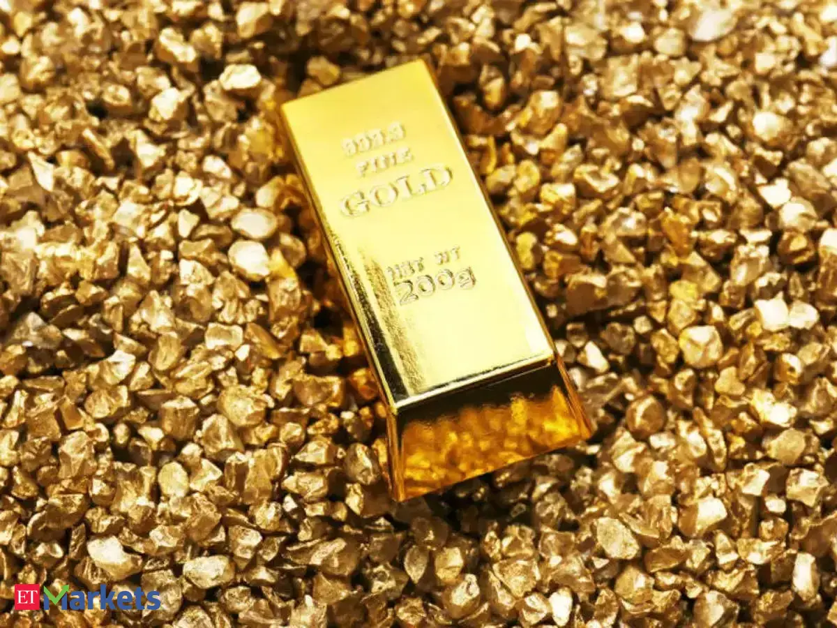 Geopolitical uncertainty - Gold outshines equities in 5 years. Top 6 ...
