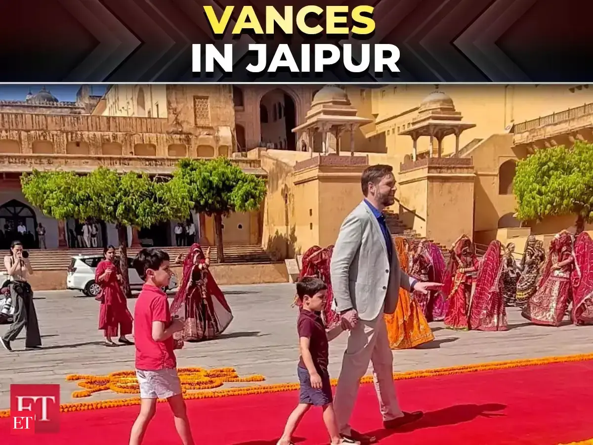 JD Vance Day 2 in India | US VP visits Amber Fort with wife, kids in ...