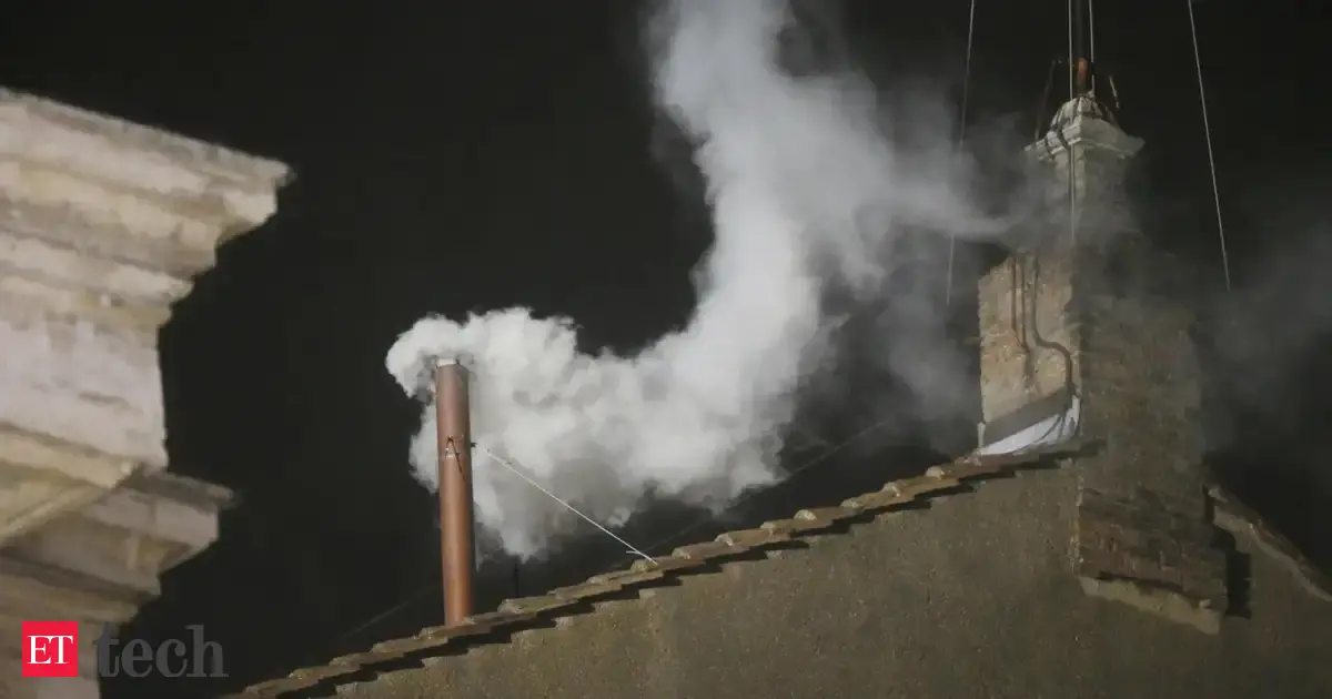 Wait for Vatican white smoke fires up social media - The Economic Times