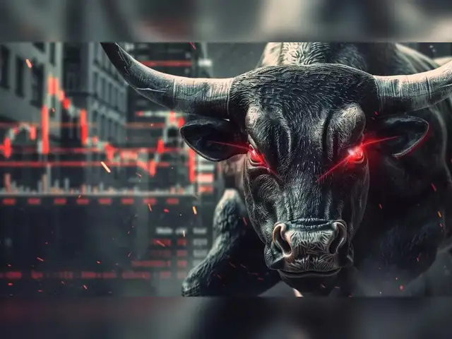 Global USD holdings - Cracks in confidence: What’s driving the dollar’s ...