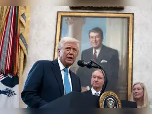 Wealthy foreign crypto investors descend on President Trump's golf club ...