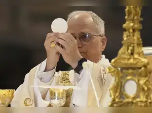 Pope Leo XIV declares 'I am Roman!' as he completes formalities to ...