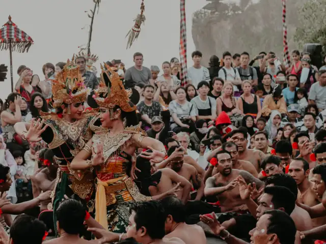 Top 6 temple festivals in Kerala that capture Its divine spirit - Thrissur Pooram | The Economic ...