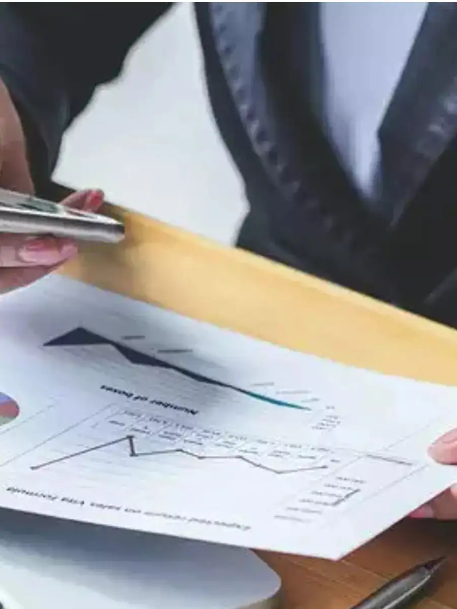 These 6 consumer discretionary stocks hit 52-week high and rally up to ...