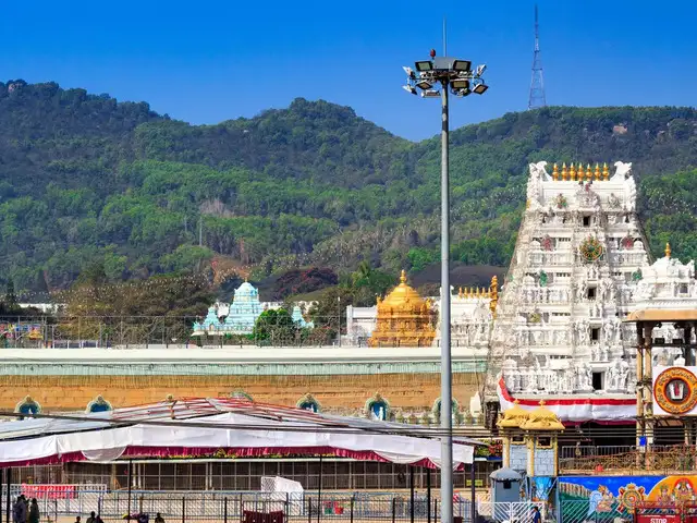 Shirdi Sai Baba Temple, Maharashtra - India’s 10 richest temples and ...