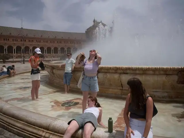 Europe on fire: How to stay safe as heatwave grips the continent - Scorching temperatures sweep ...