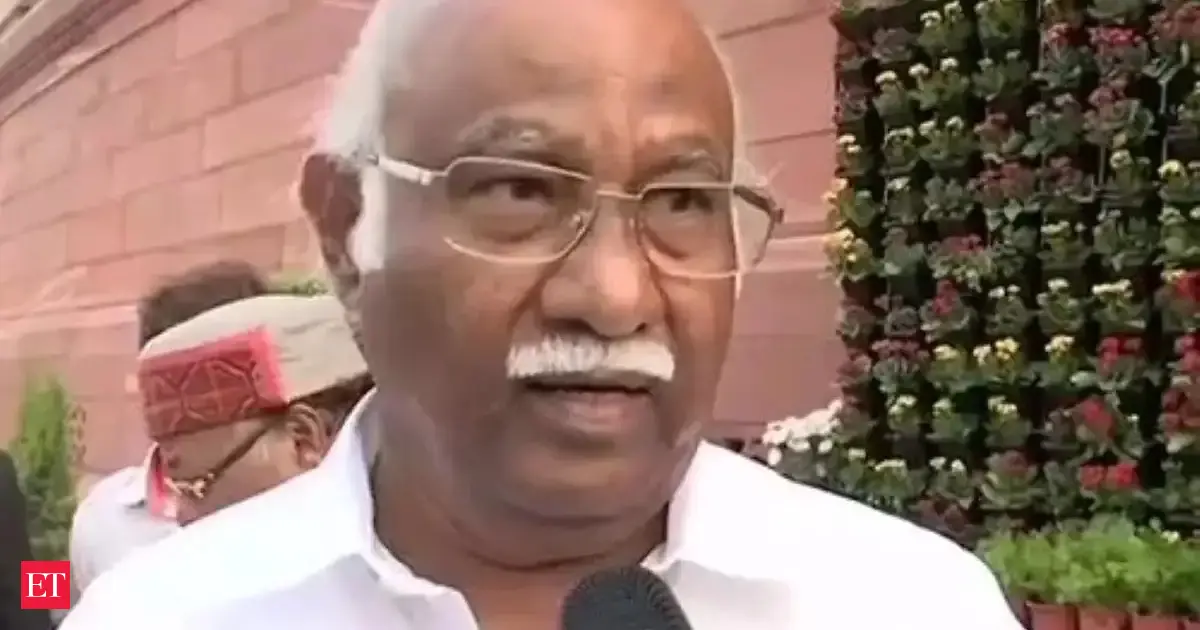 AIADMK's organising secretary and ex-MP Anwar Raja joins DMK - The ...