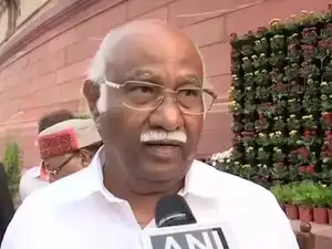 AIADMK's organising secretary and ex-MP Anwar Raja joins DMK - The Economic Times