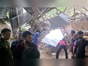 Vaishno Devi landslide: Four injured near Banganga area, rescue ...