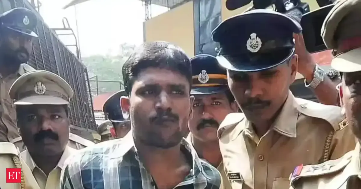 Soumya murder case: Govindachamy breaks prison escapes from Kannur ...