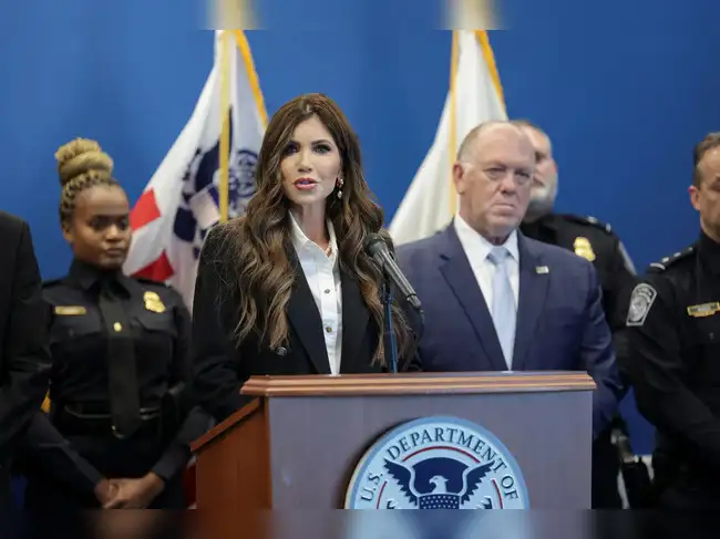 kristi noem trolled: 'All filler and botox': Kristi Noem brutally ...