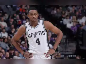 De’Aaron Fox signs 4-year, $229m extension with San Antonio Spurs ...
