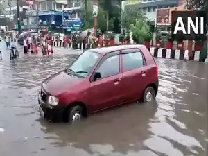 Heavy rainfall causes waterlogging in several parts of Haridwar; Police ...
