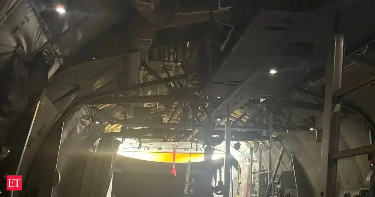 New Zealand Air Force battles freezing cold and darkness to rescue 3 ...