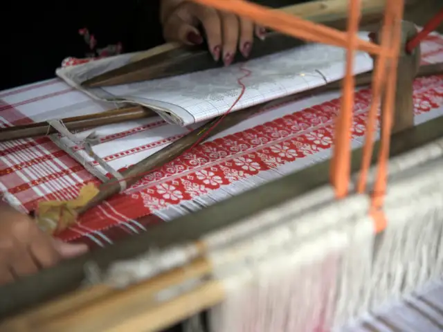 9 handloom fabrics from across India, perfect to try on National ...