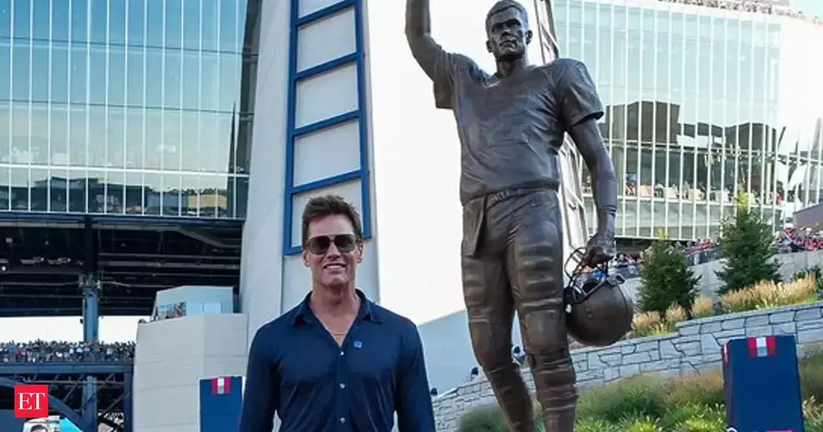 Tom Brady's statue unveiled outside Gillette Stadium before Patriots ...