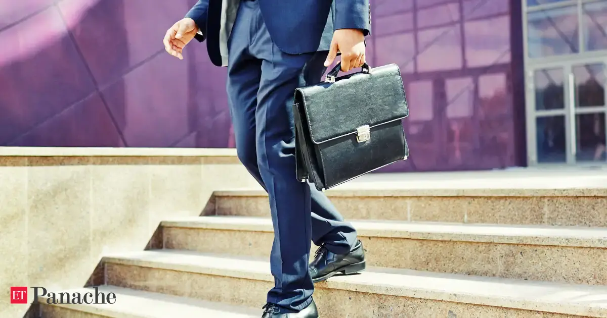 Man makes bold career change, leaves high-paying role for a job AI can ...