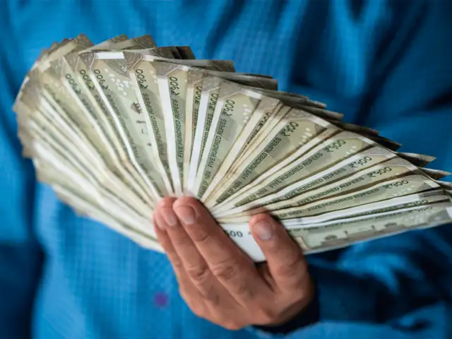 SBI Mutual Fund - 5 mutual funds had over Rs 10,000 crore cash in their ...