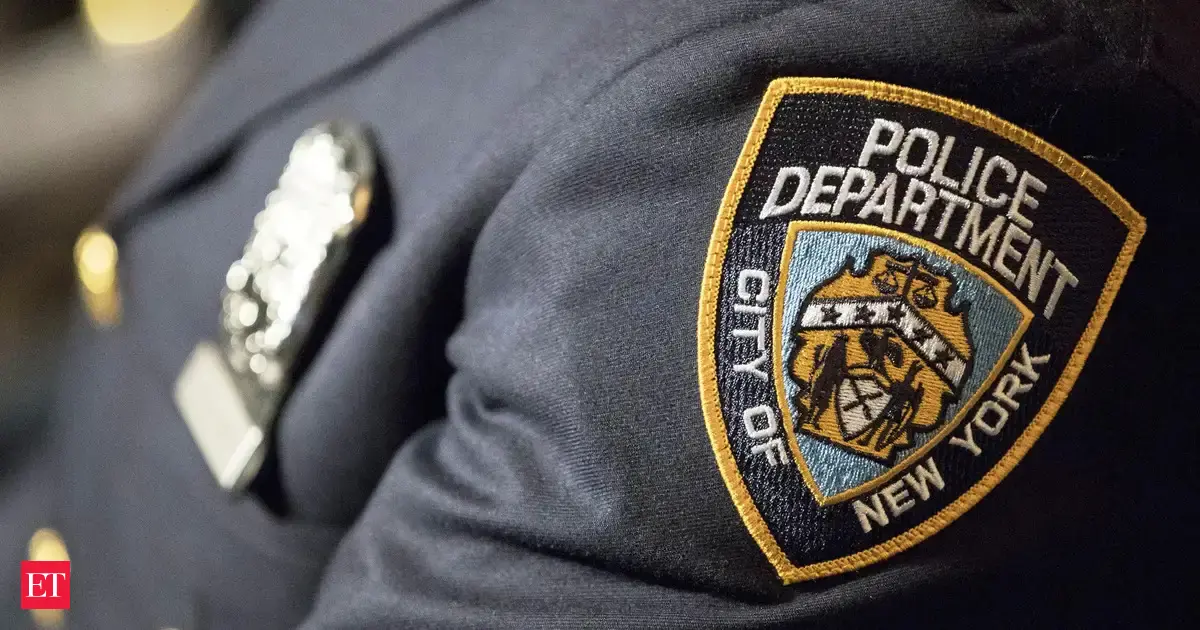 Yankees Twins game viral clip: Caught on camera! NYPD cop’s ...