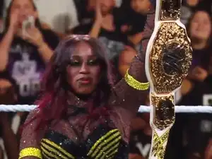 Naomi relinquishes WWE Women’s World title after pregnancy reveal on ...