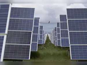 China races to build world's largest solar farm to meet emissions ...