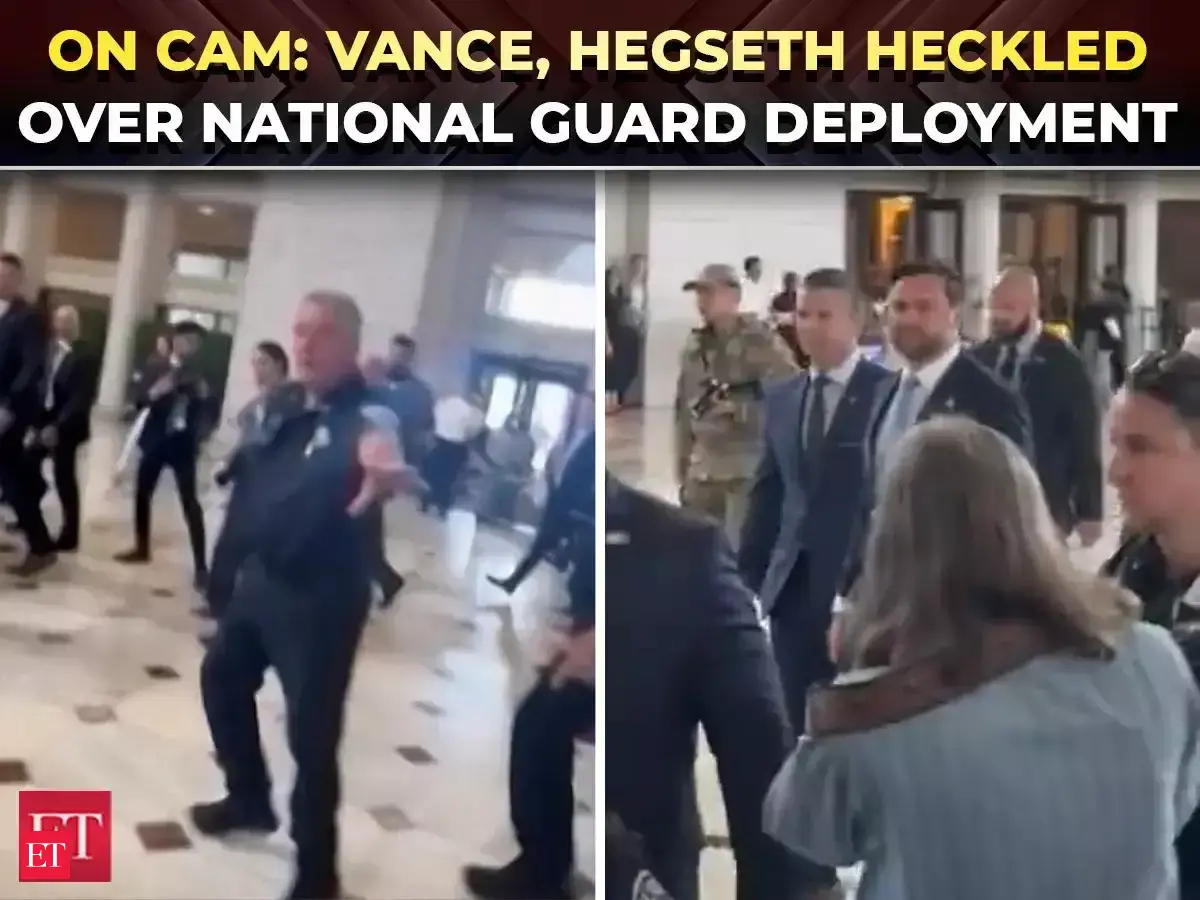 ‘Fascist scum': Vance, Hegseth brutally heckled at DC Union Station ...