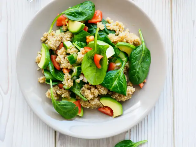 8 best salads for weight loss that keep you full and energized - Greek ...