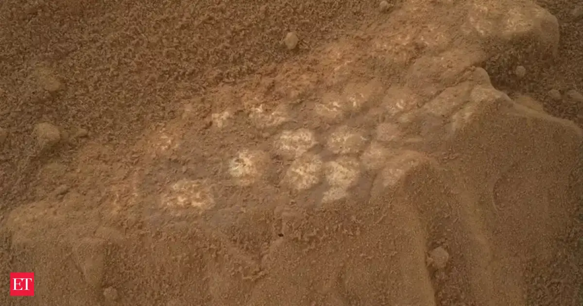 ‘Dinosaur Eggs’ on Mars! NASA’s Curiosity Rover finds strange rock ...