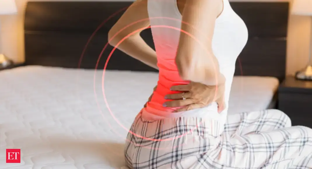 Modified curl‑up (McGill) - Beat back pain in 10 minutes: 4 exercises ...