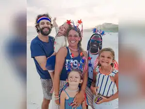 Lauren Akins pregnancy news: Thomas Rhett announces baby No.5 with wife ...